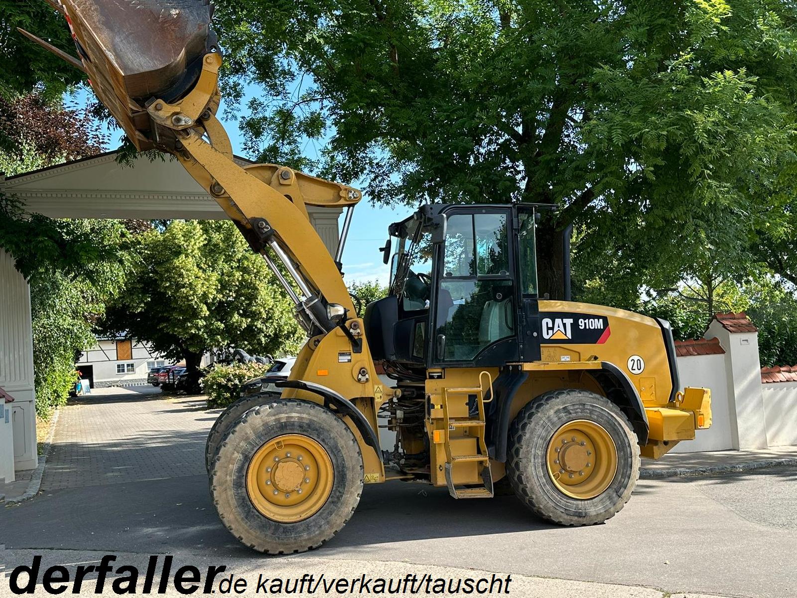 CAT 910M wheel loader - der Faller